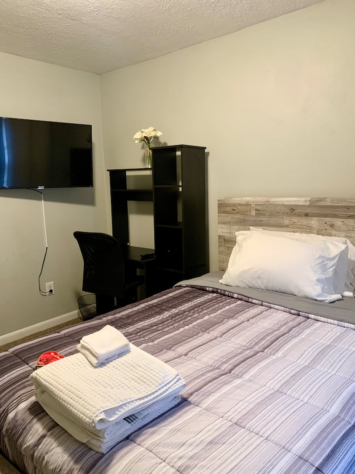 Cozy And Clean Room (Weekly/monthly) - Fayetteville, NC