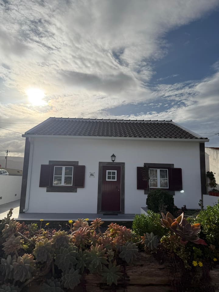 Moradia Alegre (T2) Com Estacionamento Gratuito - Azores