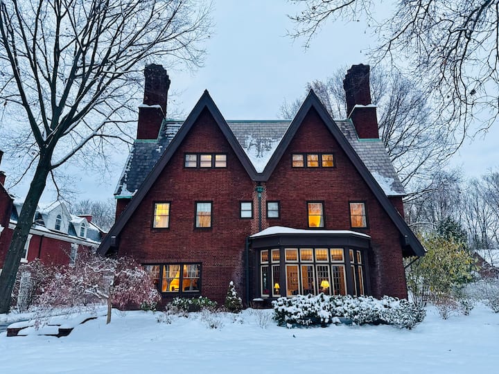 A Historic Mansion For All Occasions - Cleveland, OH