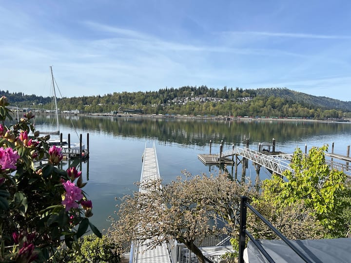 Beautiful Ocean Front, Beach Front ,Studio Suite! - Port Moody