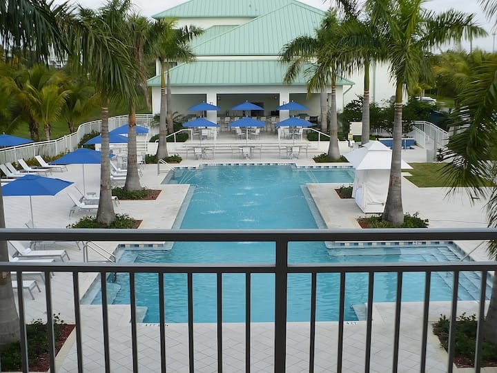 Golf View Balcony | 0.8 Mi To The Blue Monster - Hialeah, FL