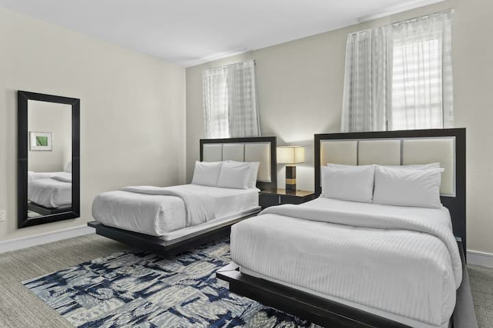 Luxe Villa W/ Kitchen | 4.5 Mi To Dolphin Mall - Hialeah, FL