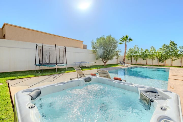 Piscine Chauffée à 30 Sans Vis à Vis Et Jaccuzi - Fas