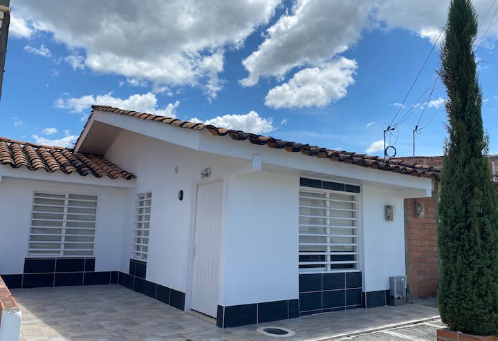 Hospedaje En Roldanillo Cerca Al Centro - Roldanillo