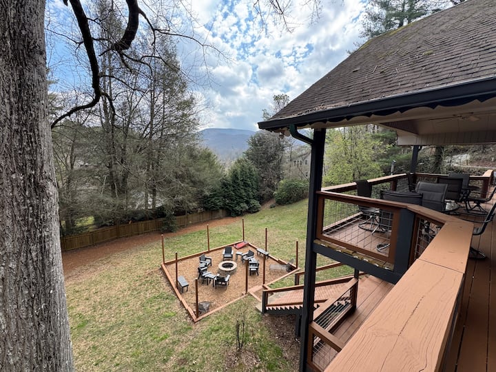 Large Resort Cabin W/ Breathtaking Views + Firepit - Dillard, GA