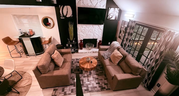 Tuxedo Touch Modern 2br Townhouse - Smyrna, GA