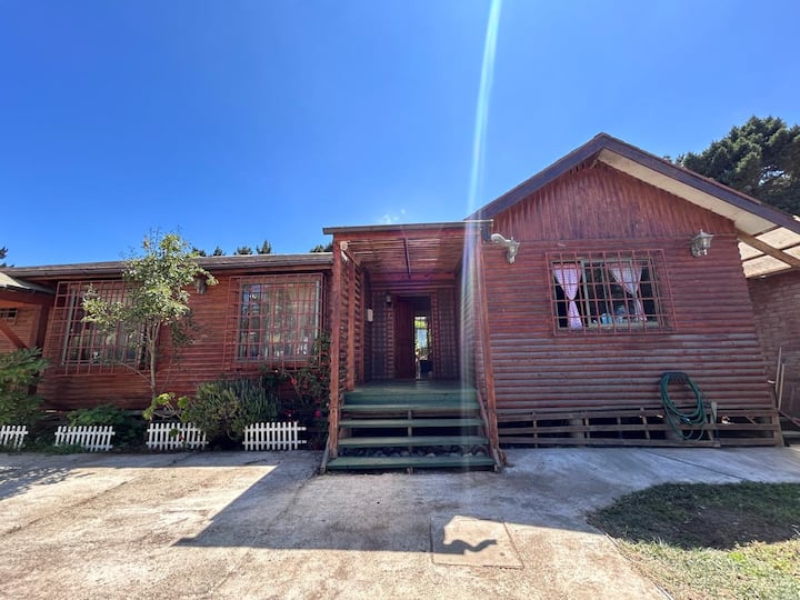 Casa Cálida Y Espaciosa, Perfecta Para La Familia. - El Quisco