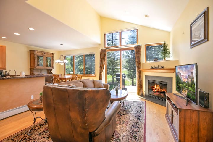 Highland Greens Fairway Townhome: Hot Tub, Views - Keystone, CO