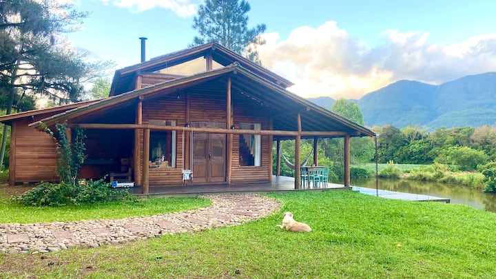 Chalé De Campo Mobiliado Com Piscina - Maquiné