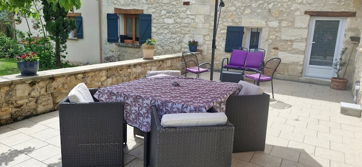 Gîte Avec Piscine à La Campagne Proche De Bergerac - Dordogne