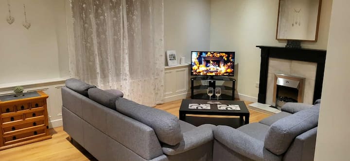 2 Bed Apartment Earls Court. Ample Free Parking - Waterford, Ireland