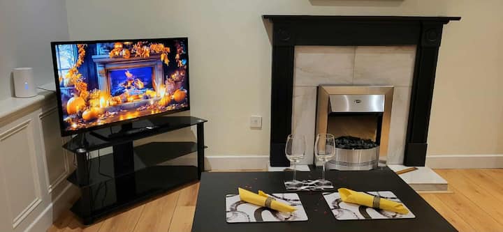 2 Bed Apartment Earls Court. Ample Free Parking - Waterford