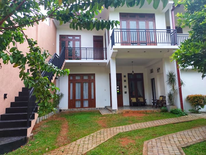 Elite Holiday Home,
Anuradhapura - Sri Lanka
