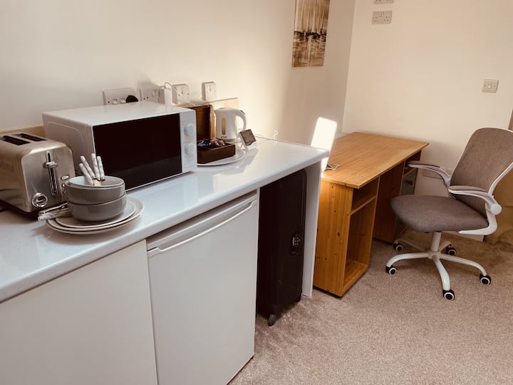 Cambridge Studio Flat. Parking And Bus Connections - Cambrige (UK)