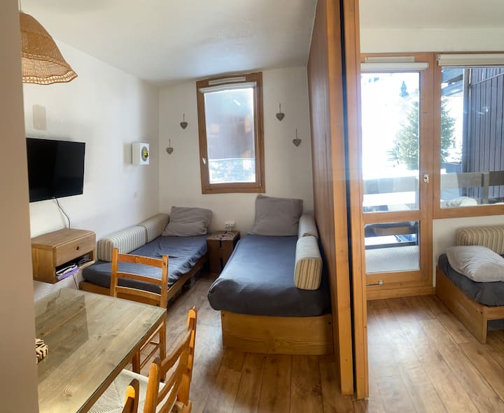 Appartement 4 - 5 Personnes Skis Aux Pieds - Méribel