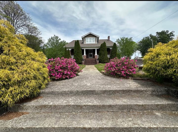 Historic Clinton Craftsman - Clinton, TN