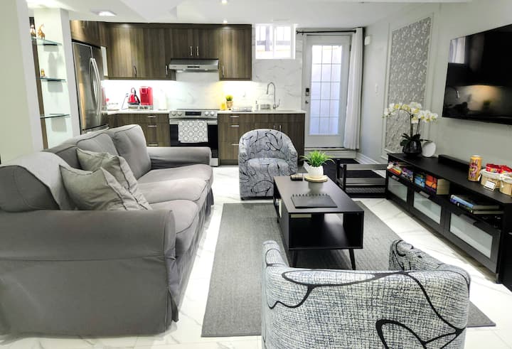 Modern Hideaway For A Perfect Getaway. - Vaughan
