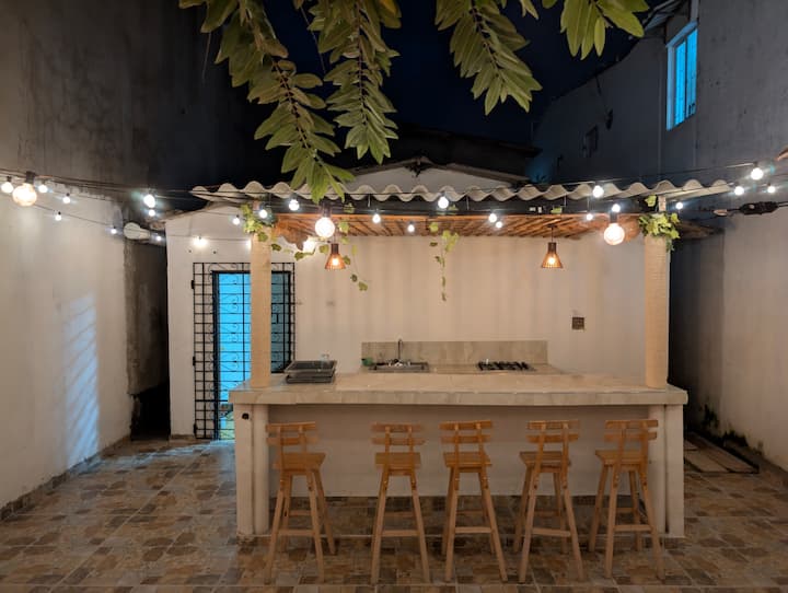 Full House Near The Airport And The Walled City - Bolívar