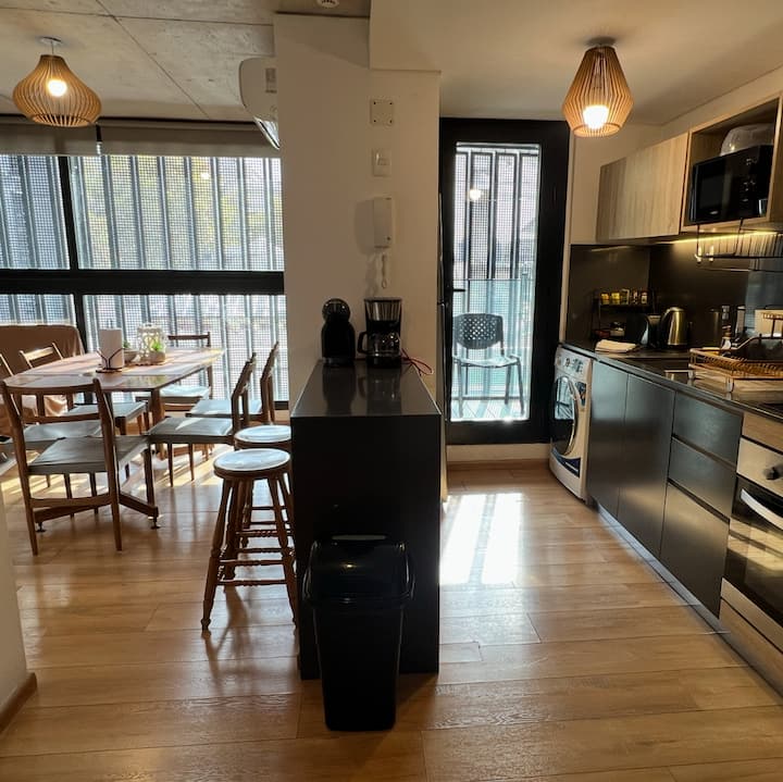 Centro De Montevideo Con Terraza Hasta 6 Personas - Uruguay