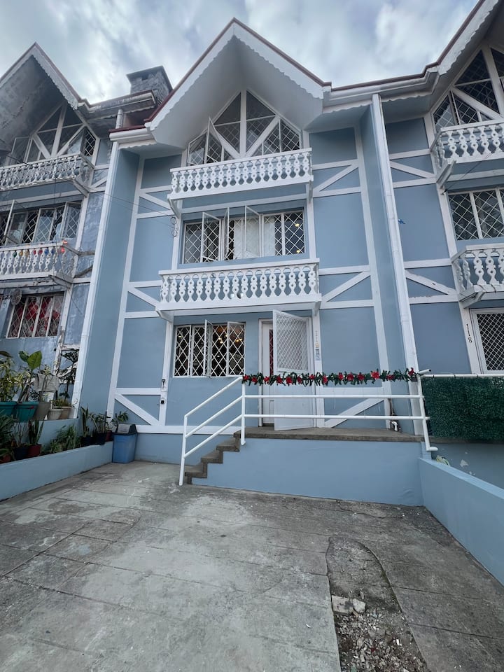 Newly Renovated City Proper 4 Bedroom Townhouse - Baguio
