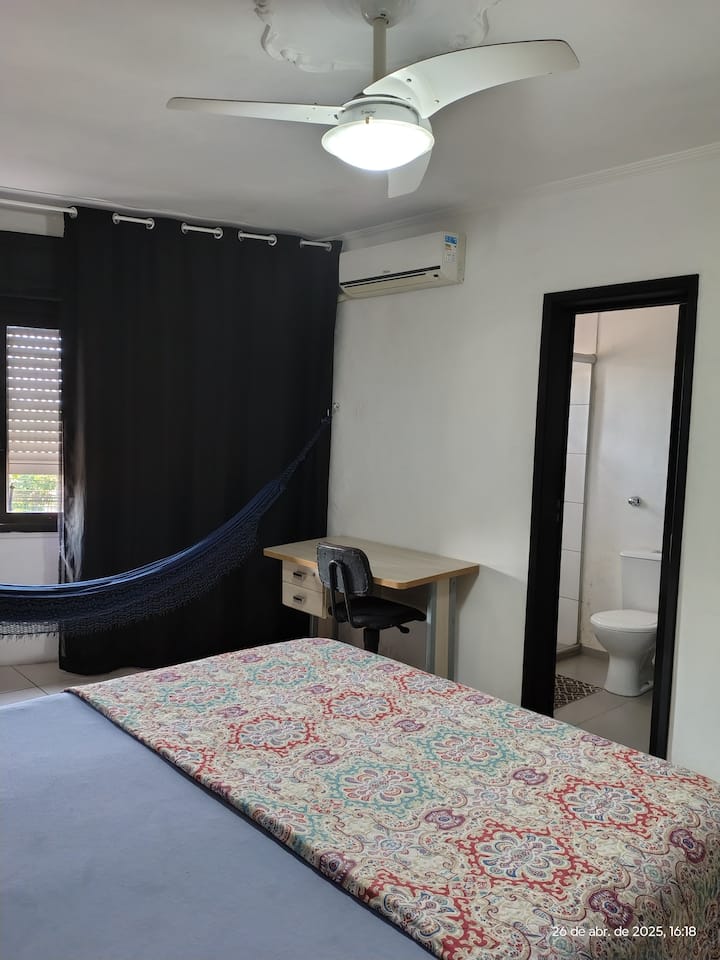 Hostap
De Frente Com Sacada.
Super Localizado! - Porto Alegre