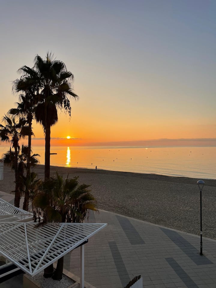 Designer Duplex By The Sea · Beachfront - Torredembarra