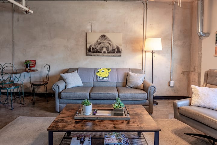 Bear Den - Waco/baylor/magnolia - Waco, TX