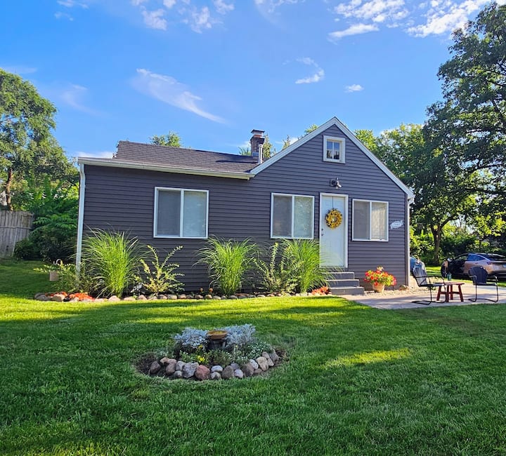 Comfort, Just Off The Lake - McHenry, IL