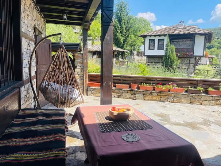 Amazing Villa With Rhodopes Mountain View - Leshten