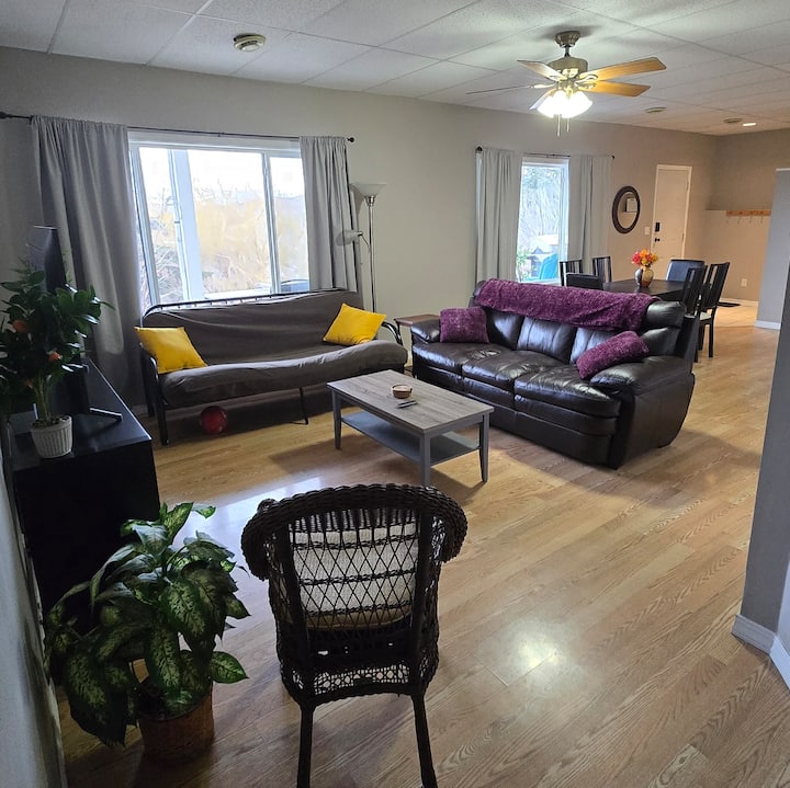 Spacious 2 Bedroom Suite Near Lakes And Wineries - Lake Country