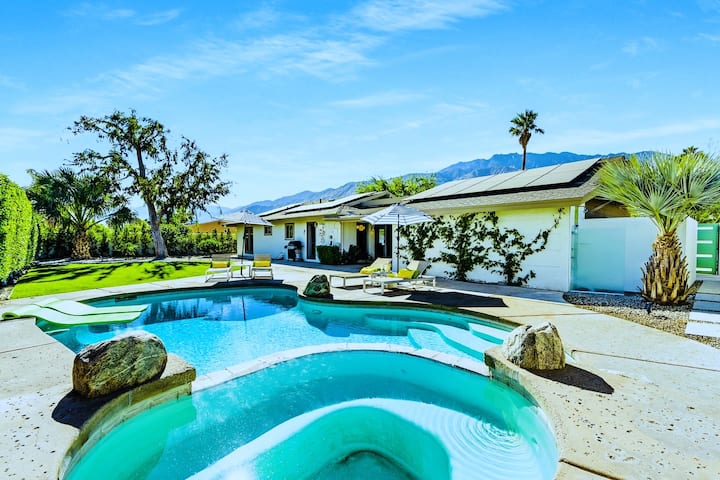 Casa Valentino
Pool | Spa | Views | Outdoor Shower - Palm Springs, CA