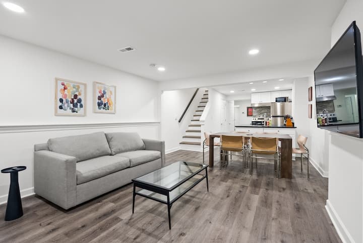 Pro-cleaned, 3 Br In Logan Circle - Downtown, DC