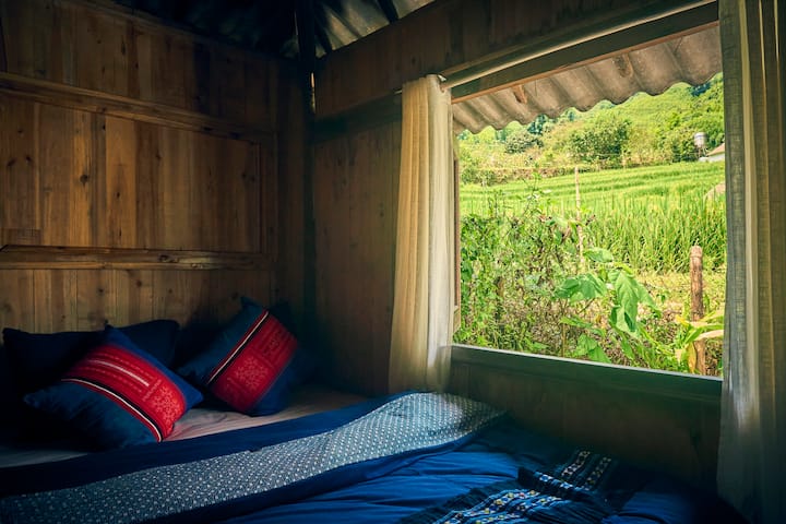 Hmong 100 Year Old House - Attic Room Valley View - China