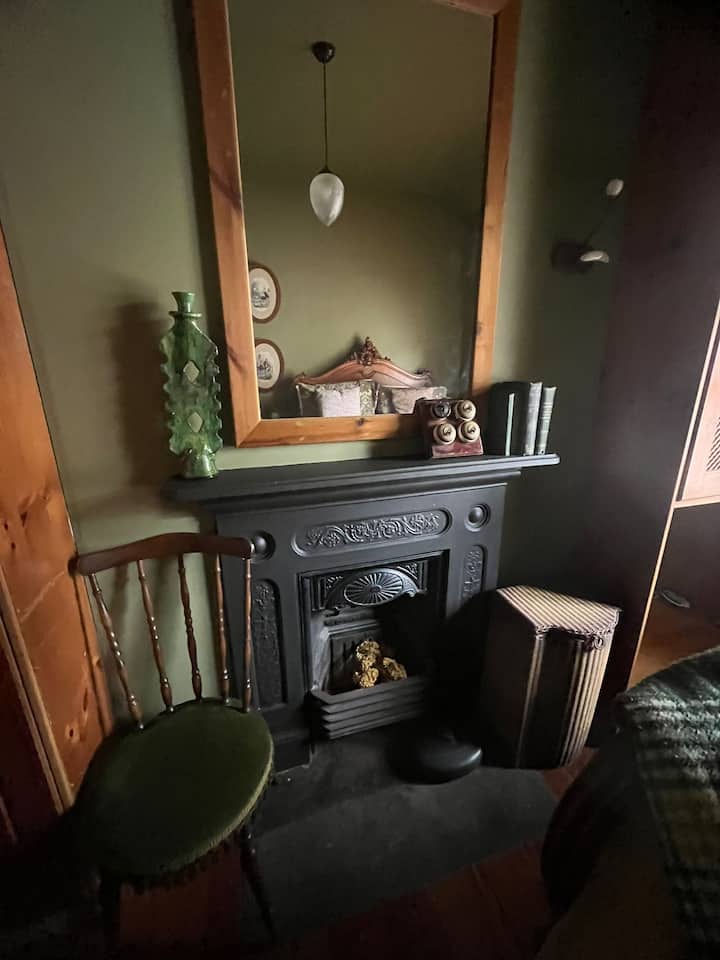 The Michael Collins Room
25+ Only - Dublin