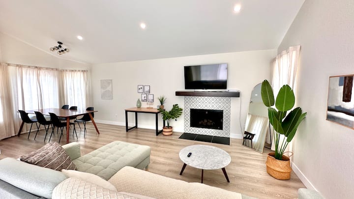 3br 2 Bath House With Pool, Big Yard & Bbq - Santa Clarita, CA
