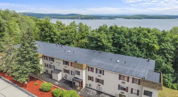 Sweaters, Scenery & A Cozy 2br - Lake Winnipesaukee, NH
