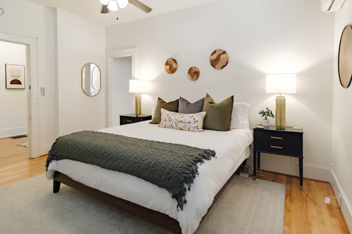 Safari King Suite In Historic Highland Park - Birmingham, AL