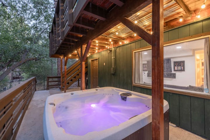 Mountain & Ski Slope View Cabin 3bd/3bth Sleeps 10 - Big Bear Lake, CA