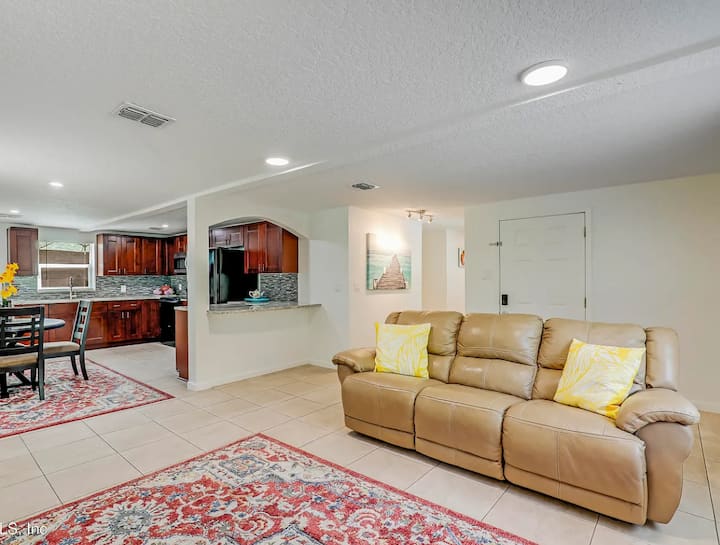 Nature Cozy Home - Orange Park, FL