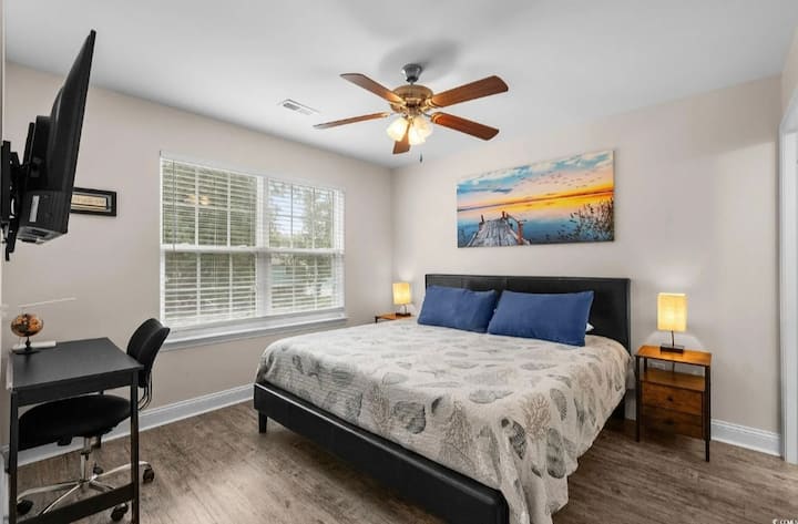Minutes To Marshwalk | Quiet Area | Free Parking - Murrells Inlet, SC