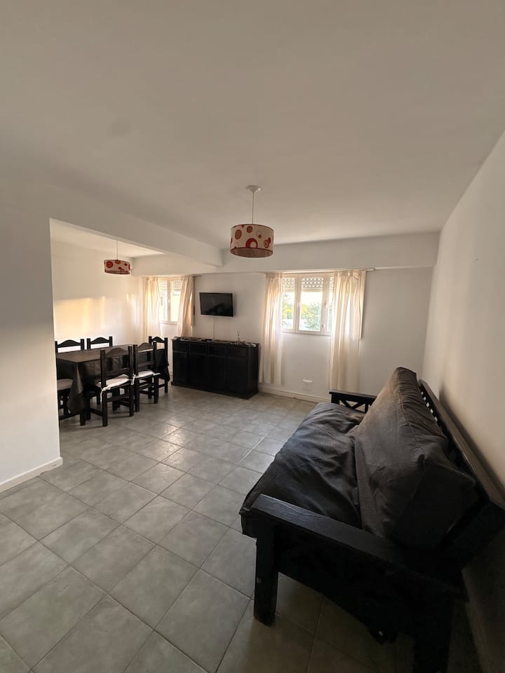Departamento Con Dos Habitaciones En Necochea. - Necochea