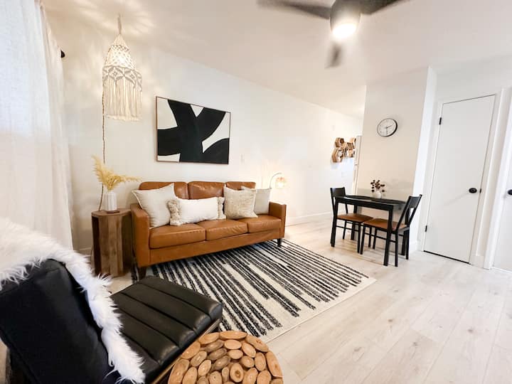 Updated 2 Bedroom 1 Bath Apt 1 Mile From Hwy 99 - Ripon, CA