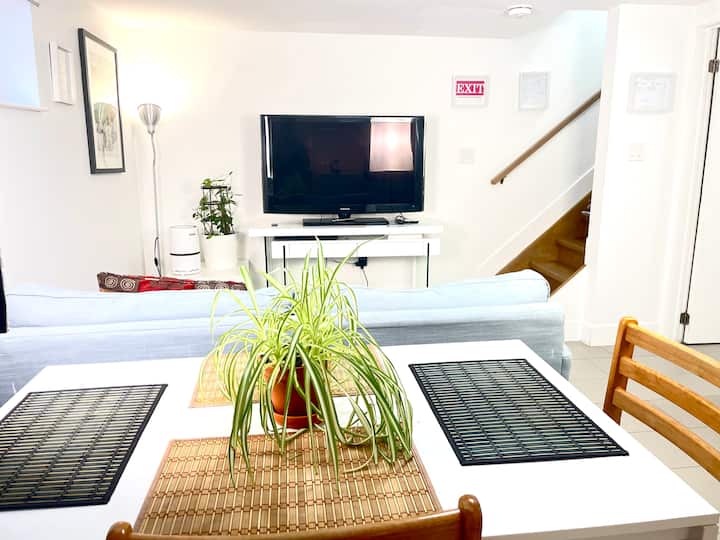 Excellent Private Suite In Bloor West Village - Toronto
