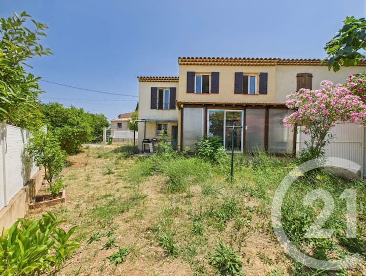 Maison Fonctionnelle Avec Jardin Et Abordable - Le Pradet