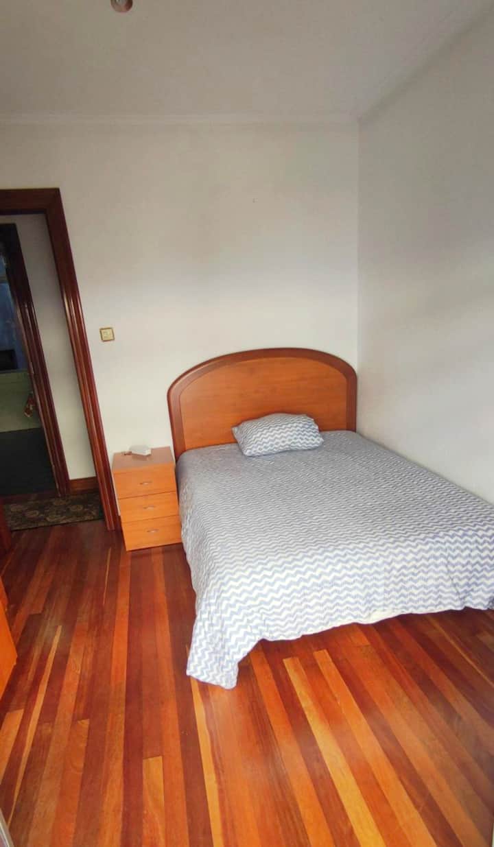 Barakaldo, 3 Habitaciones, Wifi, Garaje. - Górliz