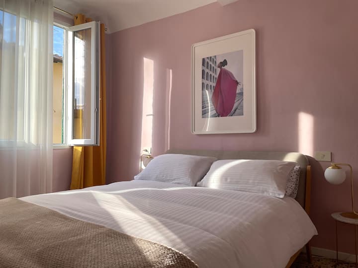 Bright Oltrarno Stay • Terrace & Italian Charm - フィレンツェ