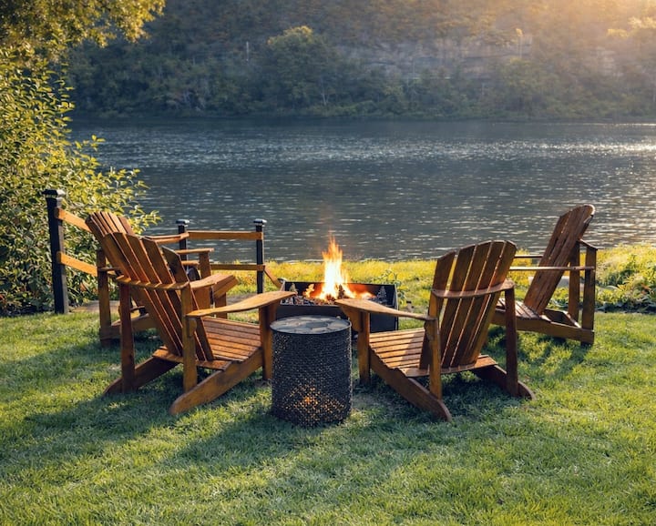 Cozy Riverside Retreat: Relax, Unwind & Enjoy! - Pennsylvania