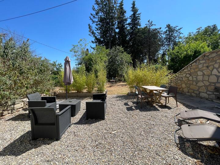 Charmante Annaix Avec Piscine Et Terrasse Au Calme - Aix-en-Provence