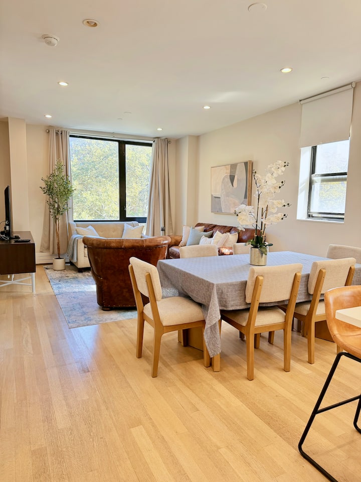 Spacious 3 Br Manhattan Flat Full-floor W Balcony - Manhattan, NY