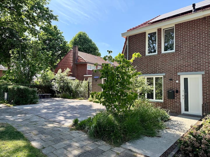 Geleen | Prachtige Studio Met Eigen Badkamer - Dilsen-Stokkem